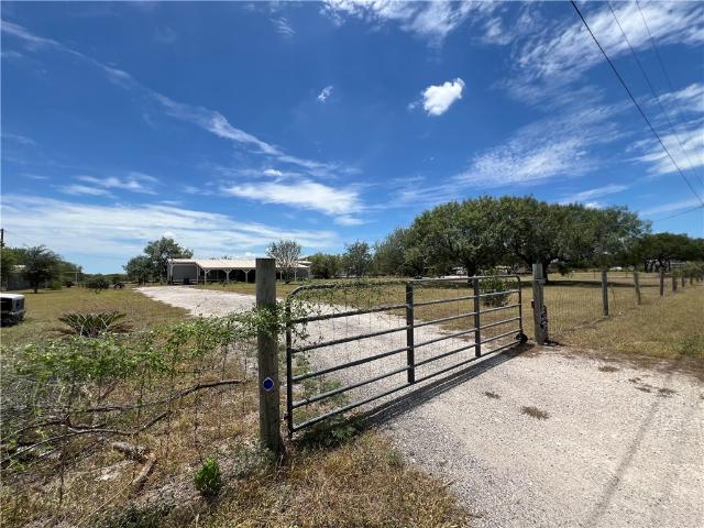 186 County Road 161, Alice, TX 78332 | MLS #462769 | Compass