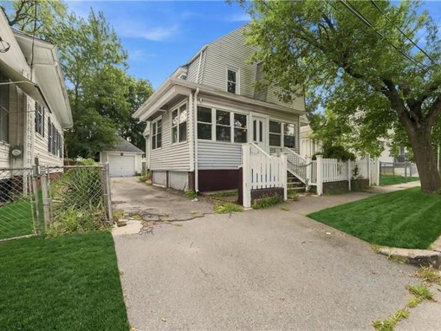 186 California Ave, Providence, RI 02905