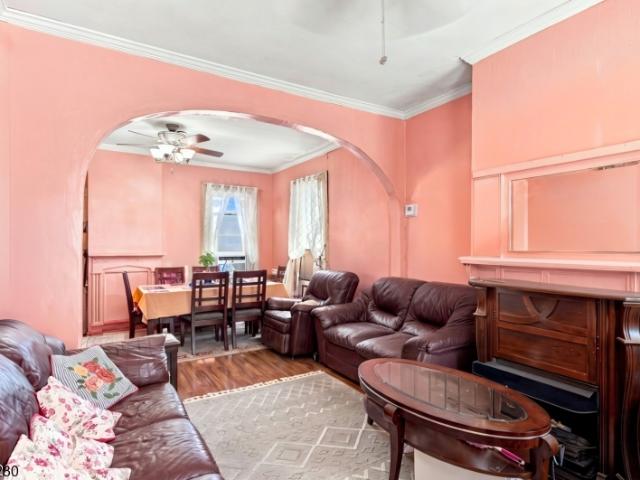 186 Culver Ave