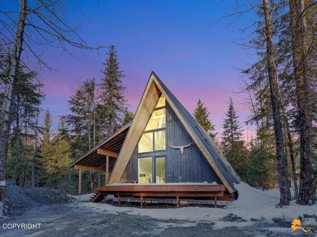 186 Banff Cir, Girdwood, AK 99587