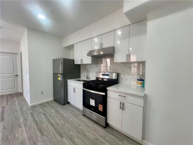186 Erasmus Street # 2