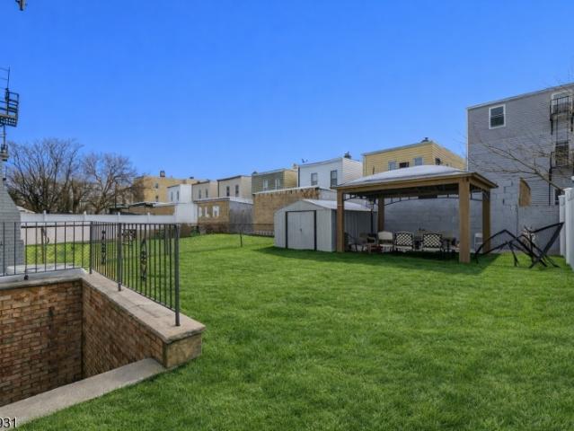 186 Fabyan Pl