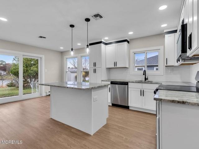 186 Harrington Dr N, Toms River, NJ 08757
