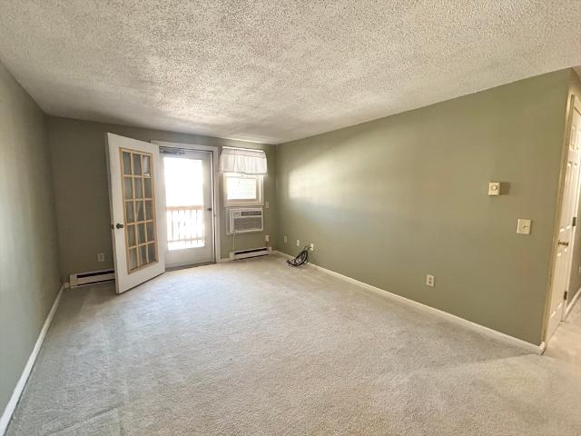 186 Heritage Dr, Unit 186, Northbridge, MA 01588 | MLS #73503 | Compass