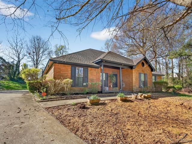 186 Lake Bend Cv, Elmore, AL 36025