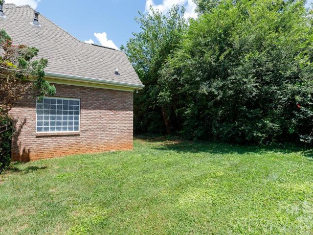 186 Lake Commons Drive # 04