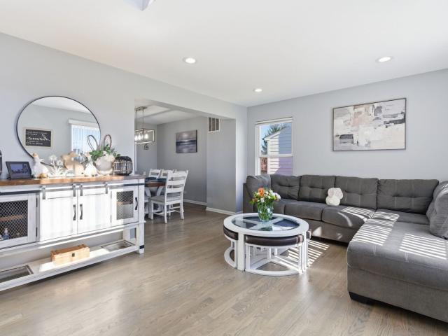 186 Manning Avenue