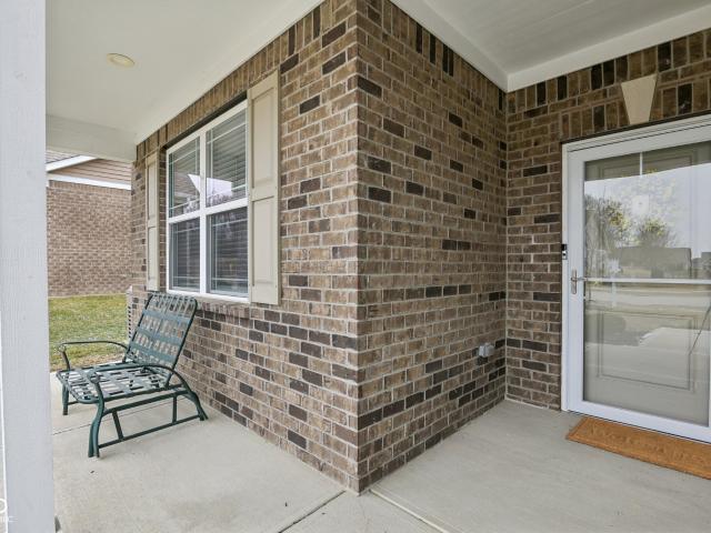186 McRae Way