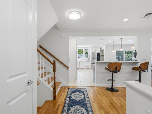 186 N Stratford
