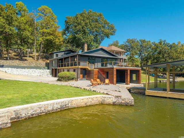 186 Riverside Drive
