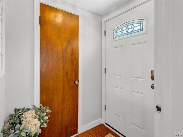 186 Ridgewood Dr