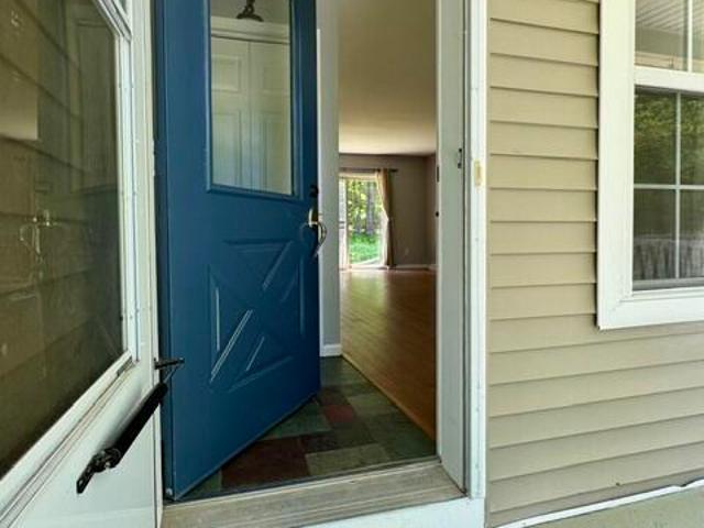186 W Hand Hill Road