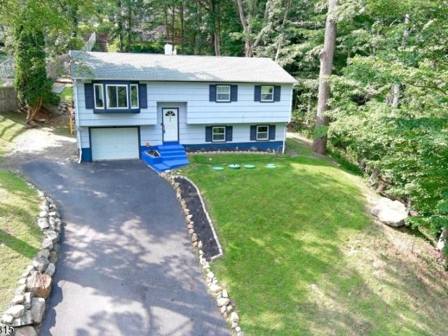 186 Tomahawk Trail, Sparta, NJ 07871 | MLS #4015 | Compass