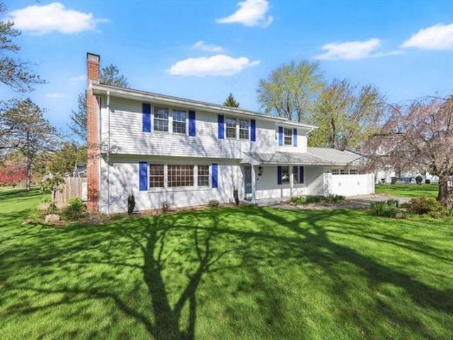 186 Viscount Rd, Longmeadow, MA 01106