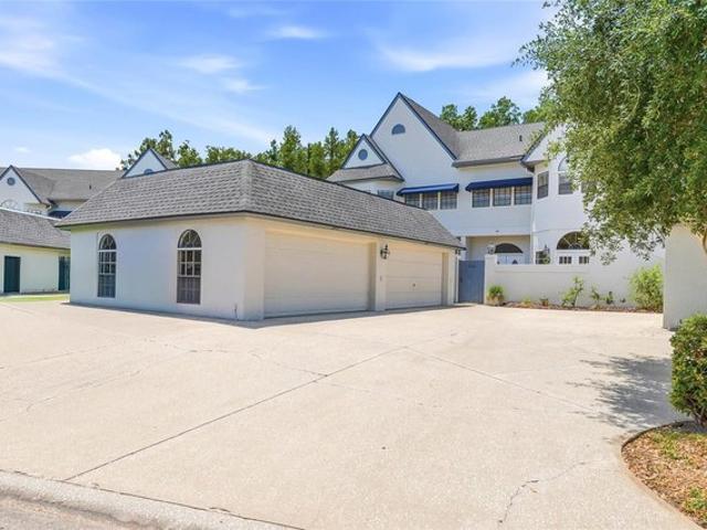 18740 Wimbledon Cir, Lutz, FL 33558