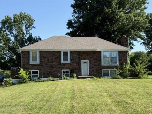 18741 Park Lane Cir, Lawson, MO 64062