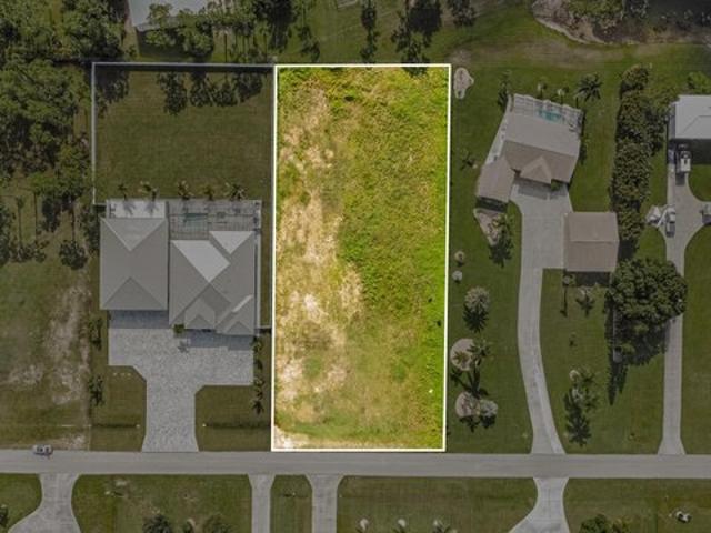 18742 Crosswind Ave, North Fort Myers, FL 33917