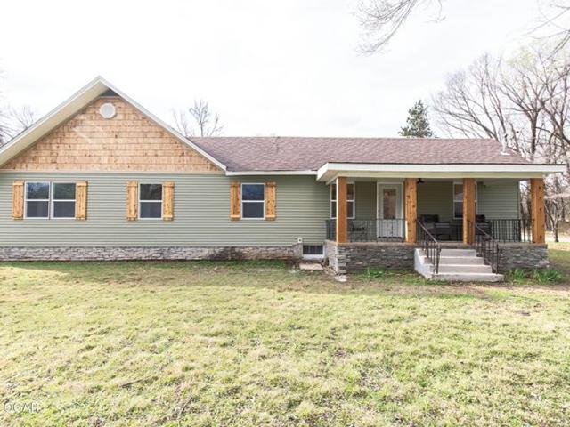 18748 Fir Rd, Joplin, MO 64801