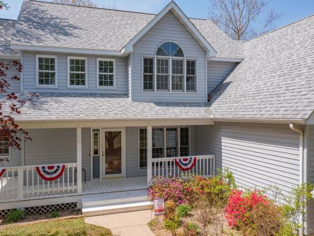 18749 N Tolle Ln, Mount Vernon, IL 62864