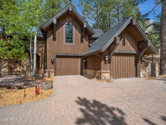 1874 E Myrtlewood Court