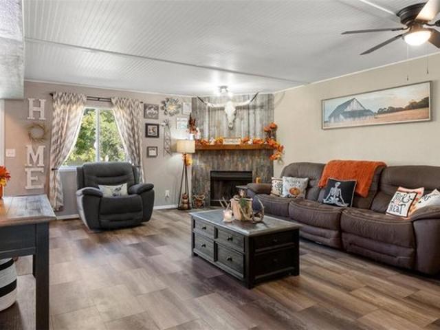 1874 Lanka Ln, Colorado Springs, CO 80915