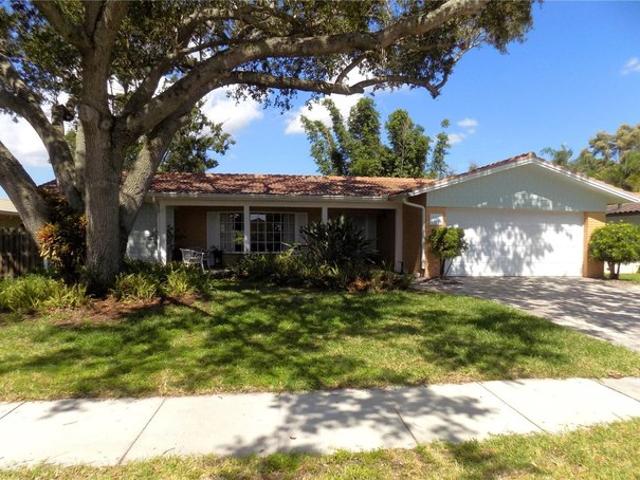 1874 Wateroak Dr W, Clearwater, FL 33764