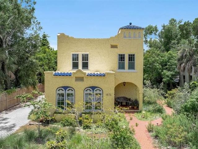 1874 6th St, Sarasota, FL 34236