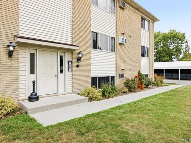 1875 Michigan Ave Unit 7, Marysville, MI 48040