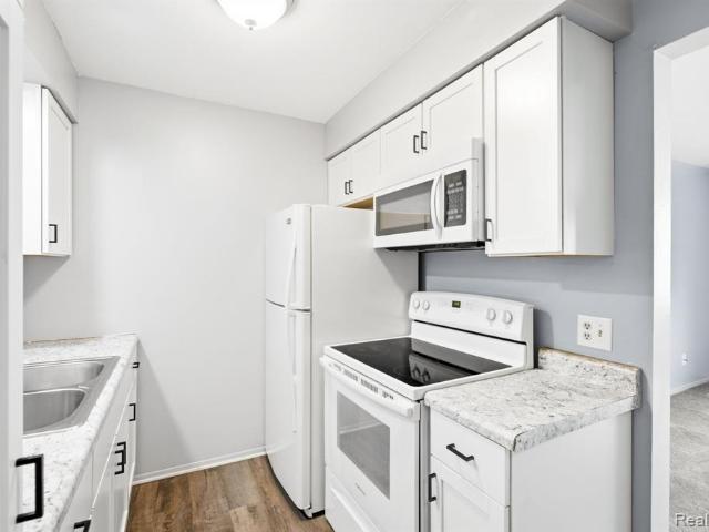 1875 Michigan Avenue # 7