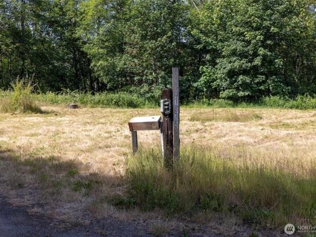 1875 NE Sipes Ln, Bremerton, WA 98311
