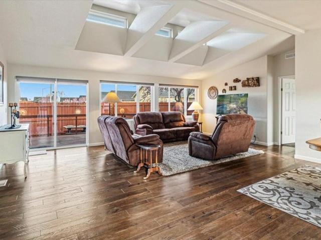 1875 NE 6th St, Redmond, OR 97756