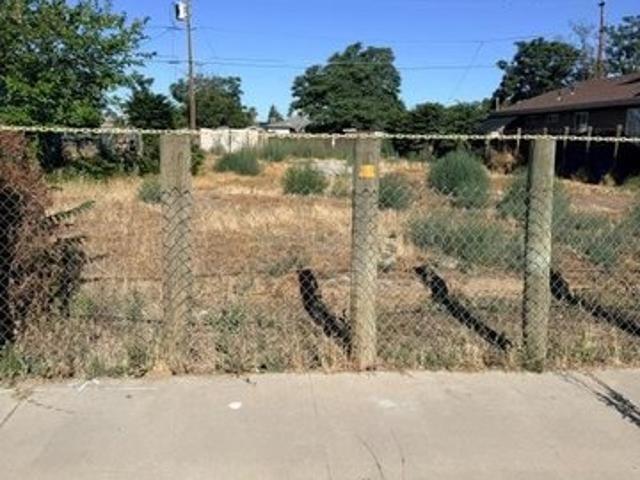 1875 D St, Wasco, CA 93280
