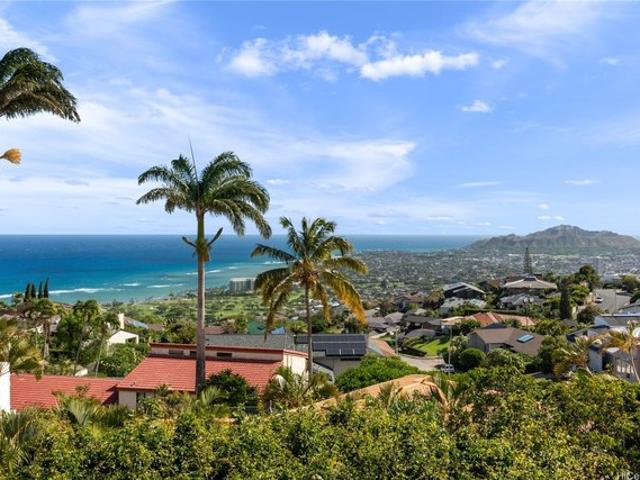 1875 Kihi St, Honolulu, HI 96821