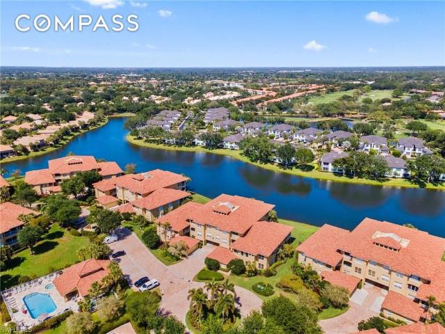 1875 Les Chateaux Blvd 302, Naples, FL
