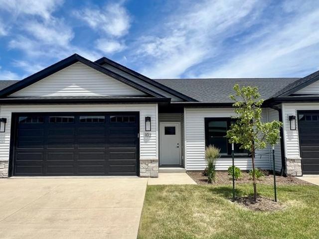 1875 Redbud Cir Unit 102, Eldridge, IA 52748