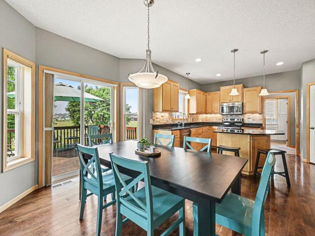 1876 Foothill Trail