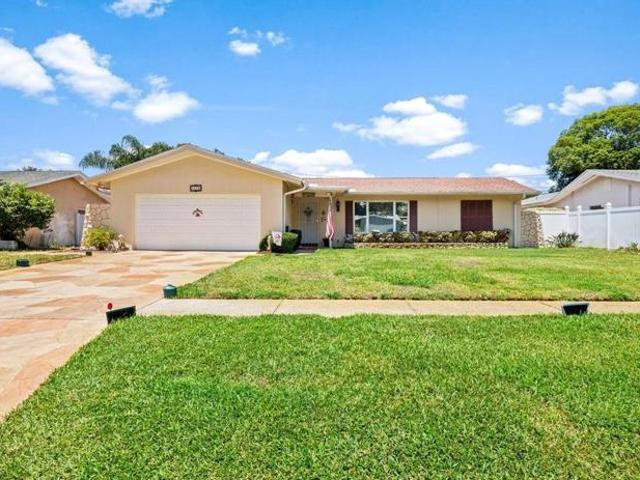1876 Paradise Ln, Clearwater, FL 33756