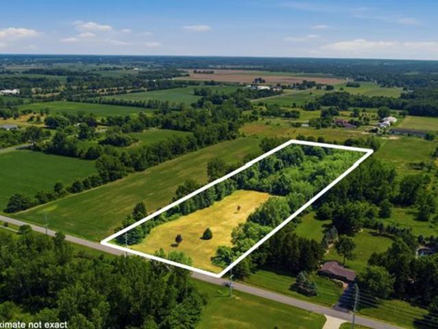 1876 W Rockey Weed Rd, Stevensville, MI 49127