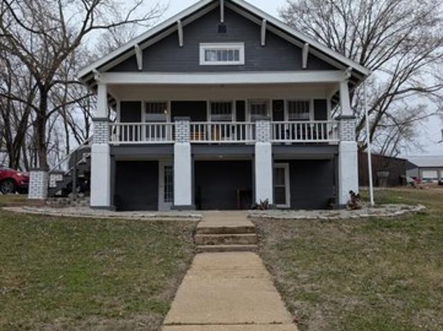 18770 Jackson St, Hermitage, MO 65668