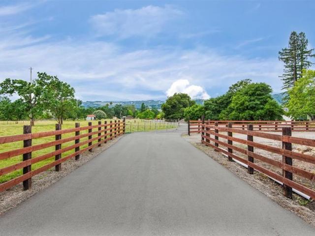 18775 Arnold Dr, Sonoma, CA 95476