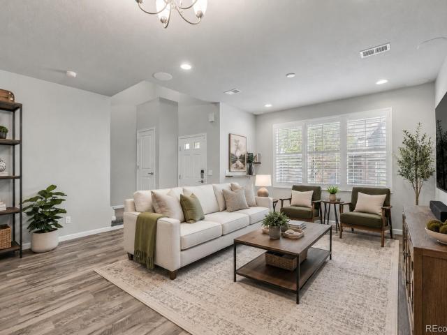 1877 S Buchanan Circle