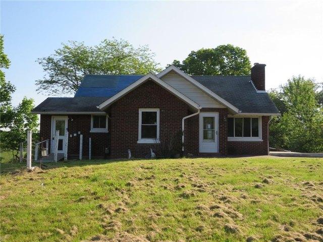 1878 Bakerstown Rd, Tarentum, PA 15084