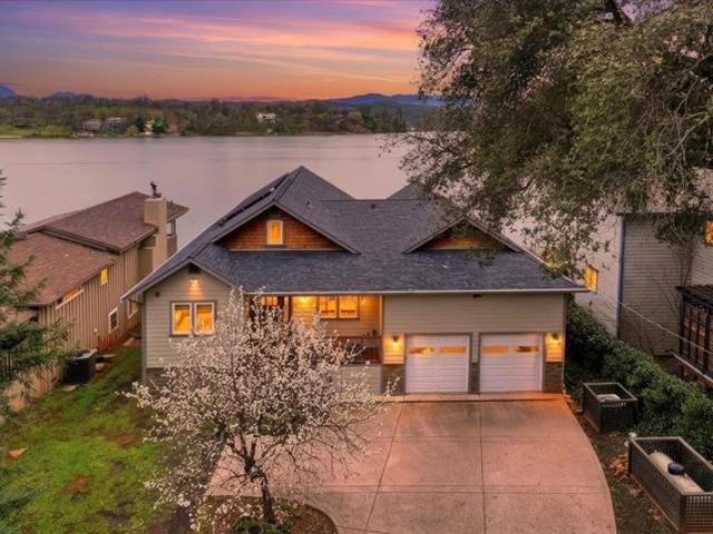 18793 N Shore Dr, Hidden Valley Lake, CA 95467