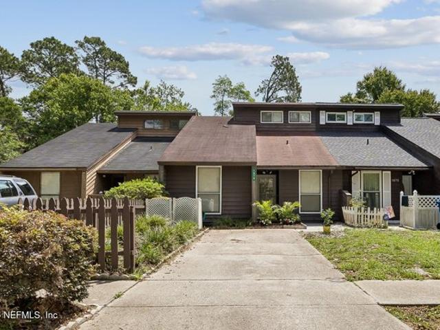 1879 Oak Water Dr, Jacksonville, FL 32225