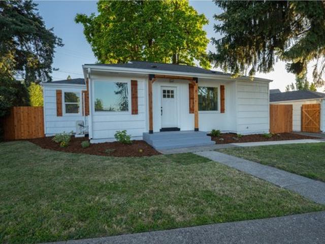 1879 G St, Springfield, OR 97477