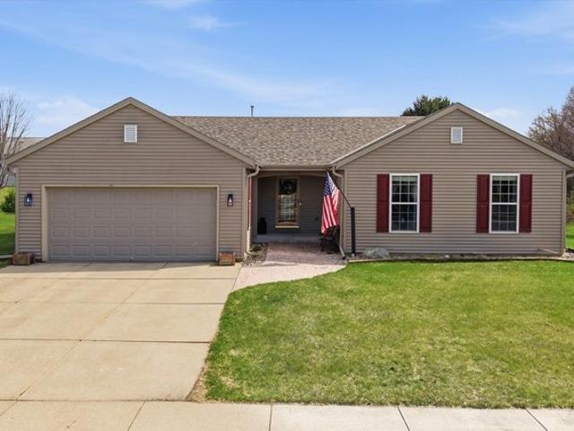 1879 Kissel Dr, Hartford, WI 53027