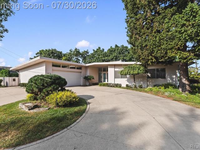 1879 Long Pointe Drive