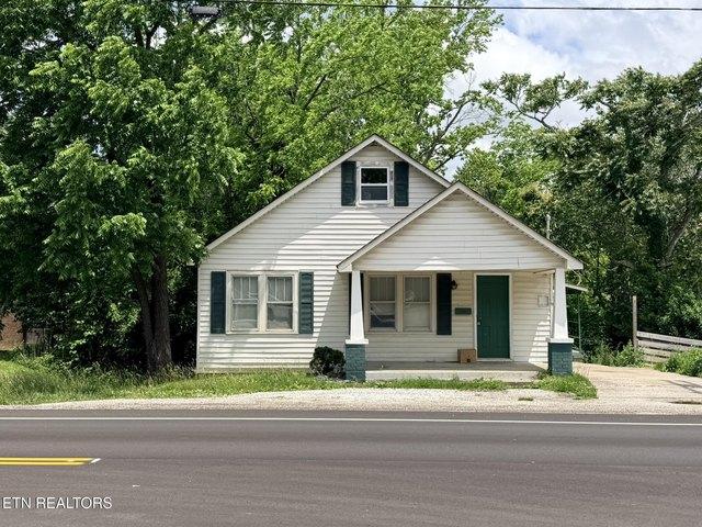 18700 Alberta St, Oneida, TN 37841