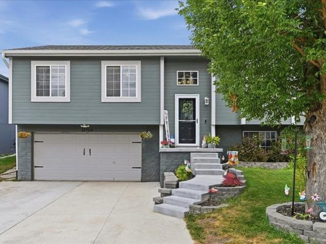 18704 S St, Omaha, NE 68135