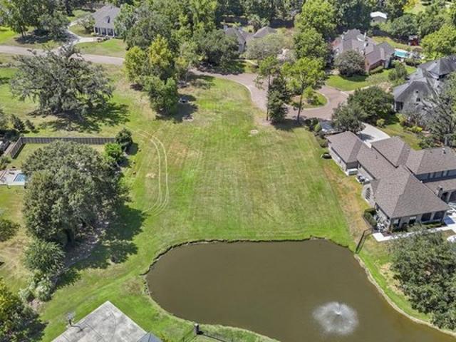 18704 St Andrews Ct W, Prairieville, LA 70769